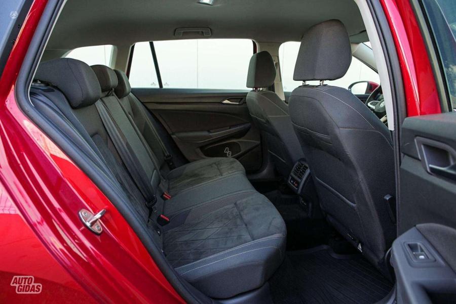 Sarkans Volkswagen Golf 2021 Kauņa, ar dzinēja tilpumu 1.50 L un nobraukumu 49 tūkst. km par 16950 €, foto 38 vietnē AUTOMOTO.COM.LV