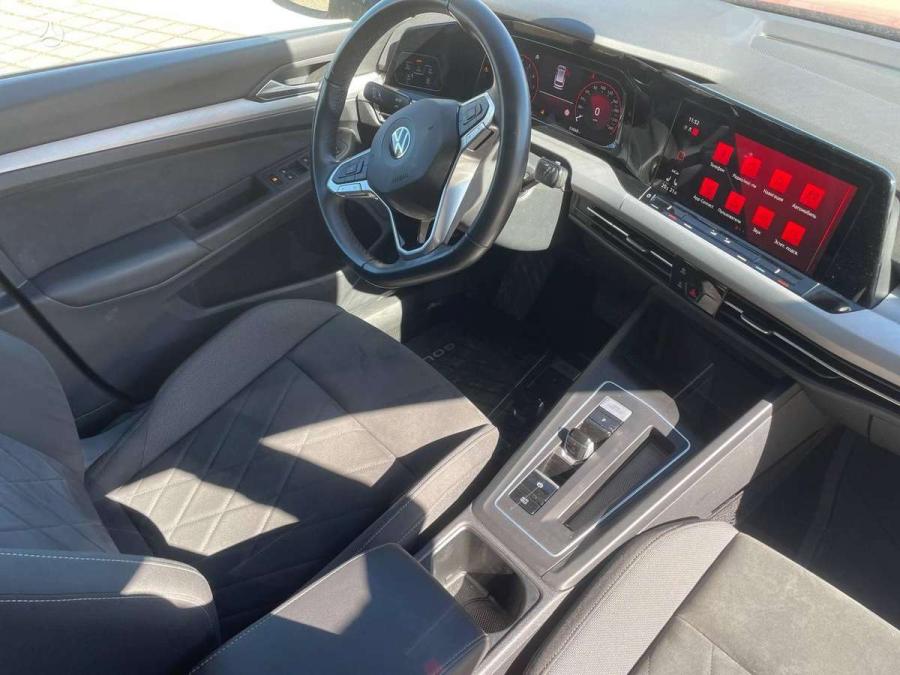 Red Volkswagen Golf 2022 in Vilnius, with an engine capacity of 1.50 L and mileage of 54 thousand km for 13190 €, photo 6 on AUTOMOTO.COM.LV