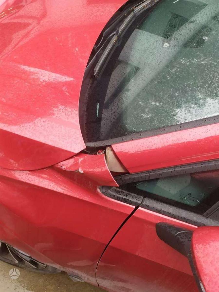 Red Volkswagen Golf 2022 in Vilnius, with an engine capacity of 1.50 L and mileage of 54 thousand km for 13190 €, photo 12 on AUTOMOTO.COM.LV