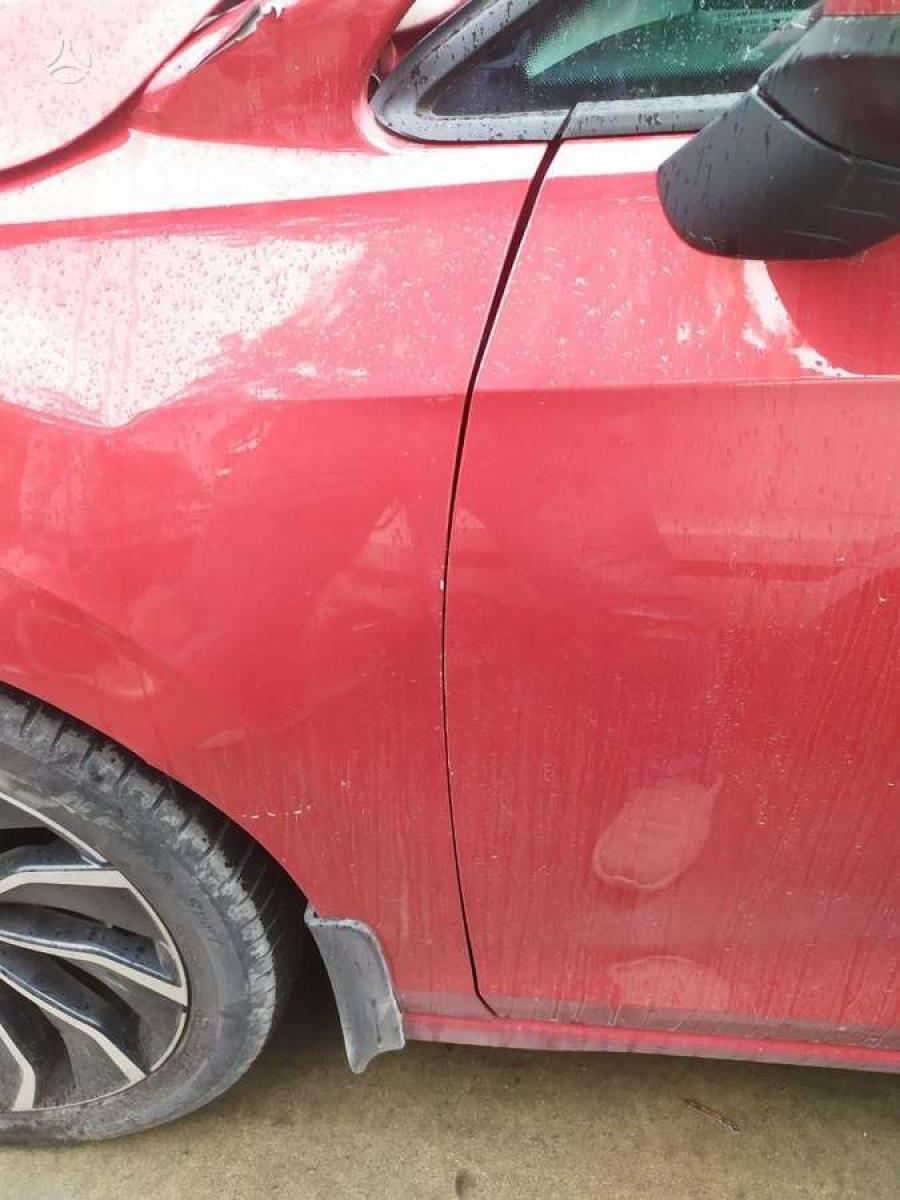 Red Volkswagen Golf 2022 in Vilnius, with an engine capacity of 1.50 L and mileage of 54 thousand km for 13190 €, photo 13 on AUTOMOTO.COM.LV