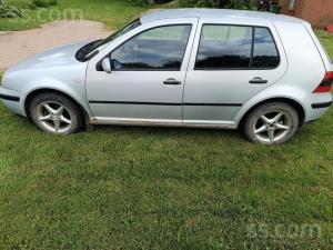 Volkswagen Golf 1998 in Valmiera, with an engine capacity of 1.60 L and mileage of 303 thousand km for 1200 €, photo 4 on AUTOMOTO.COM.LV