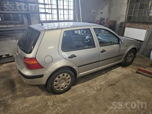 Volkswagen Golf 2002 Rīga, ar dzinēja tilpumu 1.60 L un nobraukumu 214 tūkst. km par 1490 €, foto 6 vietnē AUTOMOTO.COM.LV