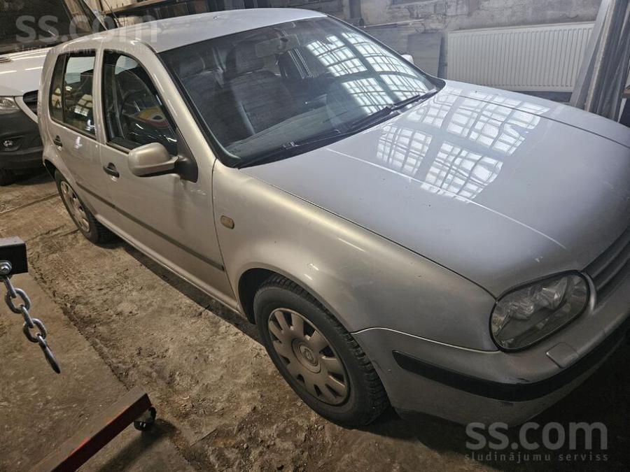 Volkswagen Golf 2002 Rīga, ar dzinēja tilpumu 1.60 L un nobraukumu 214 tūkst. km par 1490 €, foto 4 vietnē AUTOMOTO.COM.LV