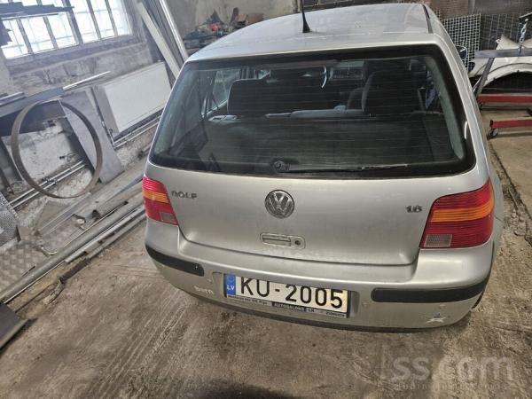 Volkswagen Golf 2002 in Riga, with an engine capacity of 1.60 L and mileage of 214 thousand km for 1490 €, photo 4 on AUTOMOTO.COM.LV