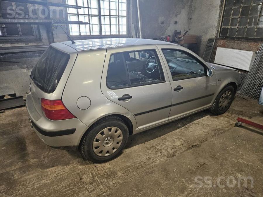 Volkswagen Golf 2002 Rīga, ar dzinēja tilpumu 1.60 L un nobraukumu 214 tūkst. km par 1490 €, foto 7 vietnē AUTOMOTO.COM.LV