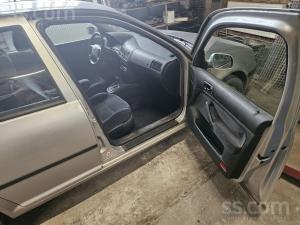 Volkswagen Golf 2002 Rīga, ar dzinēja tilpumu 1.60 L un nobraukumu 214 tūkst. km par 1490 €, foto 8 vietnē AUTOMOTO.COM.LV