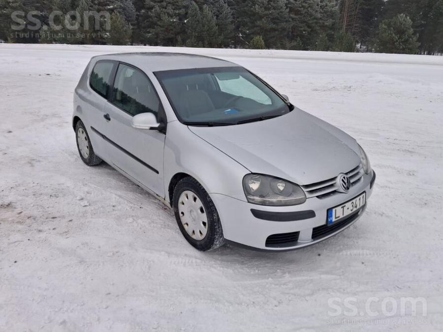 Volkswagen Golf 2004 in Tukums, with an engine capacity of 1.90 L and mileage of 318 thousand km for 1000 €, photo 3 on AUTOMOTO.COM.LV