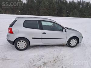 Volkswagen Golf 2004 in Tukums, with an engine capacity of 1.90 L and mileage of 318 thousand km for 1000 €, photo 5 on AUTOMOTO.COM.LV