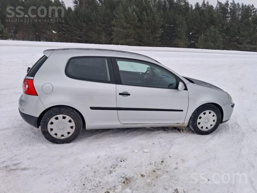 Volkswagen Golf 2004 in Tukums, with an engine capacity of 1.90 L and mileage of 318 thousand km for 1000 €, photo 5 on AUTOMOTO.COM.LV