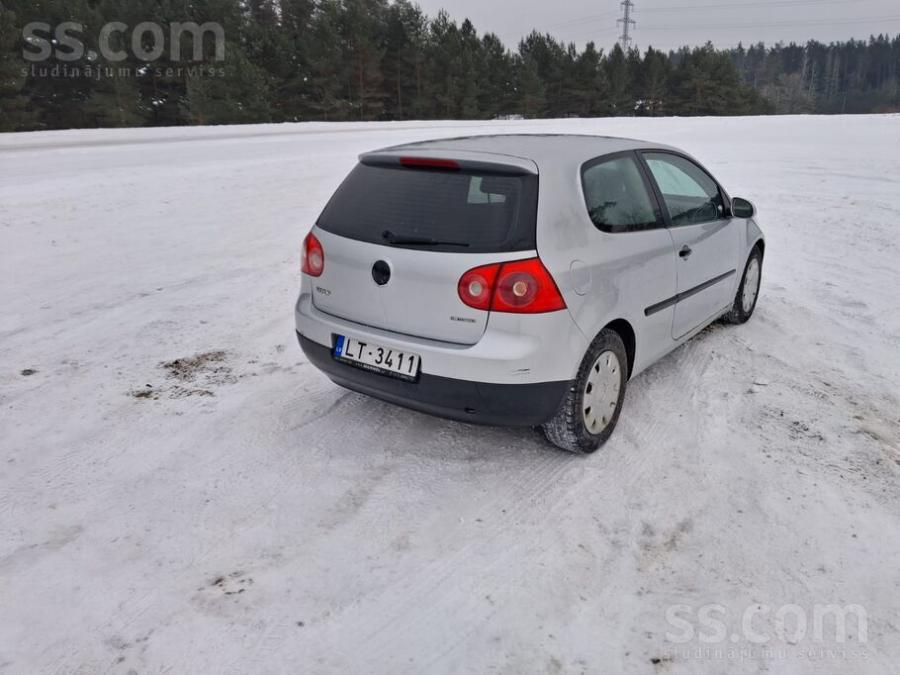 Volkswagen Golf 2004 in Tukums, with an engine capacity of 1.90 L and mileage of 318 thousand km for 1000 €, photo 6 on AUTOMOTO.COM.LV