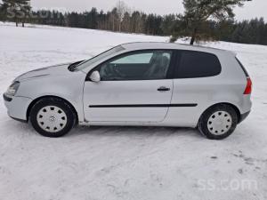 Volkswagen Golf 2004 in Tukums, with an engine capacity of 1.90 L and mileage of 318 thousand km for 1000 €, photo 7 on AUTOMOTO.COM.LV
