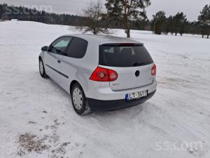 Volkswagen Golf 2004 in Tukums, with an engine capacity of 1.90 L and mileage of 318 thousand km for 1000 €, photo 9 on AUTOMOTO.COM.LV
