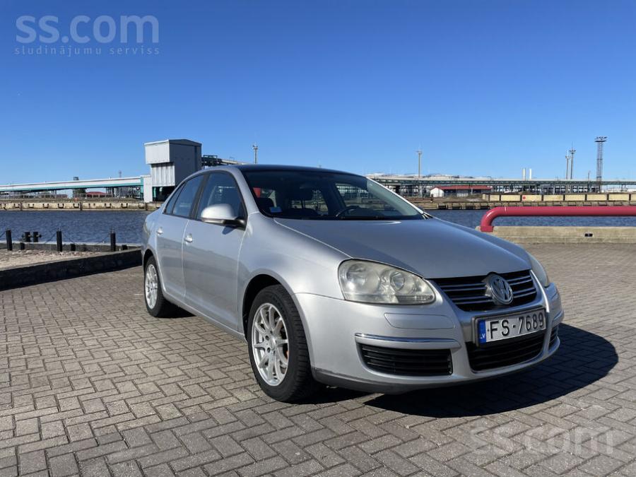 Volkswagen Golf 2006 in Ventspils, with an engine capacity of 1.60 L and mileage of 322 thousand km for 2350 €, photo 2 on AUTOMOTO.COM.LV