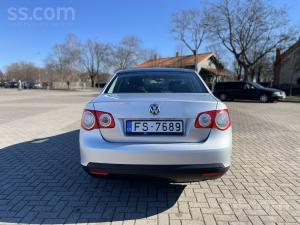 Volkswagen Golf 2006 in Ventspils, with an engine capacity of 1.60 L and mileage of 322 thousand km for 2350 €, photo 3 on AUTOMOTO.COM.LV