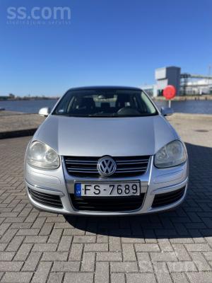Volkswagen Golf 2006 in Ventspils, with an engine capacity of 1.60 L and mileage of 322 thousand km for 2350 €, photo 7 on AUTOMOTO.COM.LV