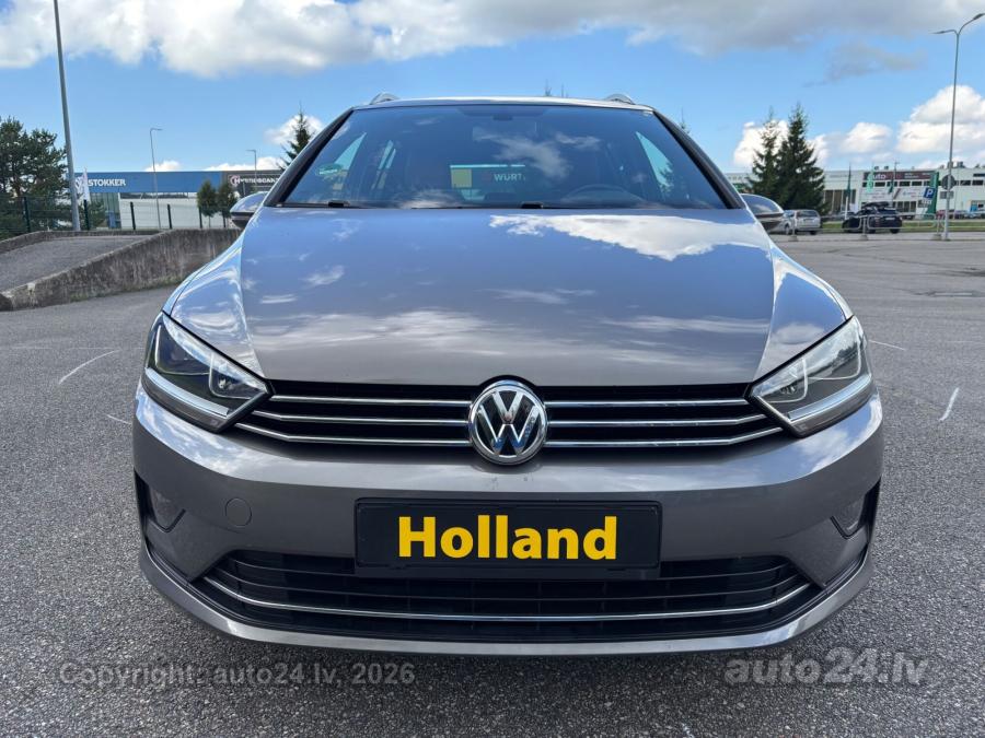 Beige Volkswagen Golf Sportsvan 2015 in Paide, with an engine capacity of 1.60 L and mileage of 219 thousand km for 8590 €, photo 3 on AUTOMOTO.COM.LV