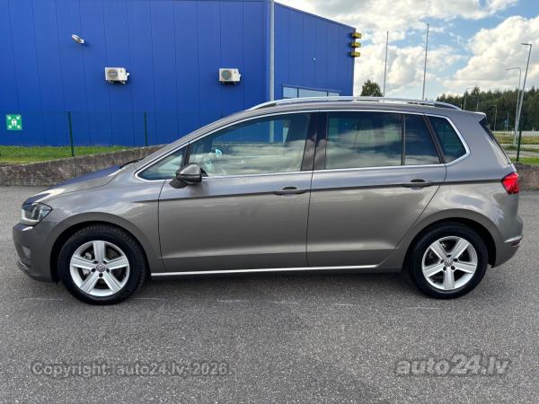 Beige Volkswagen Golf Sportsvan 2015 in Paide, with an engine capacity of 1.60 L and mileage of 219 thousand km for 8590 €, photo 3 on AUTOMOTO.COM.LV