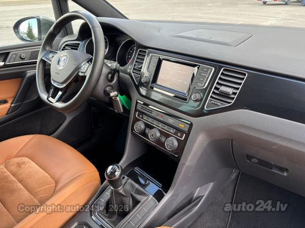 Beige Volkswagen Golf Sportsvan 2015 in Paide, with an engine capacity of 1.60 L and mileage of 219 thousand km for 8590 €, photo 8 on AUTOMOTO.COM.LV