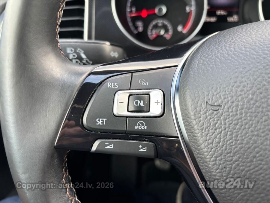 Beige Volkswagen Golf Sportsvan 2015 in Paide, with an engine capacity of 1.60 L and mileage of 219 thousand km for 8590 €, photo 20 on AUTOMOTO.COM.LV