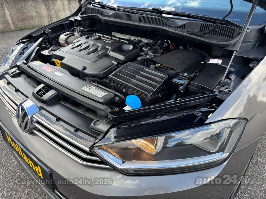 Beige Volkswagen Golf Sportsvan 2015 in Paide, with an engine capacity of 1.60 L and mileage of 219 thousand km for 8590 €, photo 25 on AUTOMOTO.COM.LV