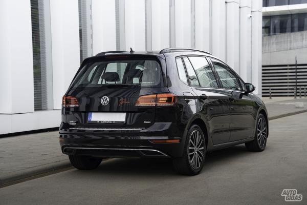 Black Volkswagen Golf Sportsvan 2019 in Vilnius, with an engine capacity of 1.50 L and mileage of 105 thousand km for 16850 €, photo 1 on AUTOMOTO.COM.LV