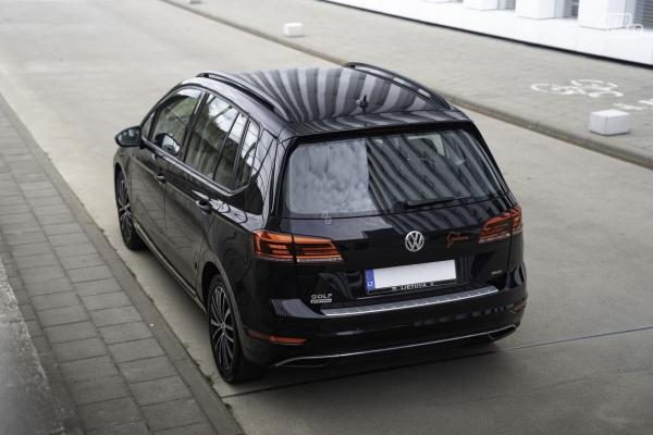 Black Volkswagen Golf Sportsvan 2019 in Vilnius, with an engine capacity of 1.50 L and mileage of 105 thousand km for 16850 €, photo 9 on AUTOMOTO.COM.LV