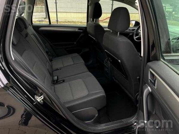 Black Volkswagen Golf Sportsvan 2014 in Jelgava, with an engine capacity of 1.60 L and mileage of 307 thousand km for 6496 €, photo 5 on AUTOMOTO.COM.LV