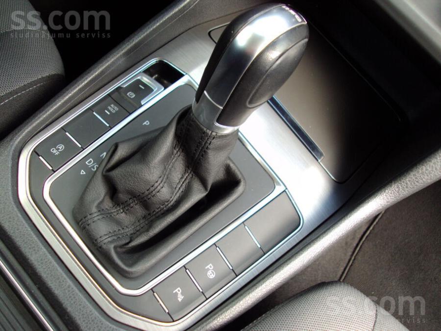 Melns Volkswagen Golf Sportsvan 2014 Rīga, ar dzinēja tilpumu 1.40 L un nobraukumu 116 tūkst. km par 10500 €, foto 12 vietnē AUTOMOTO.COM.LV