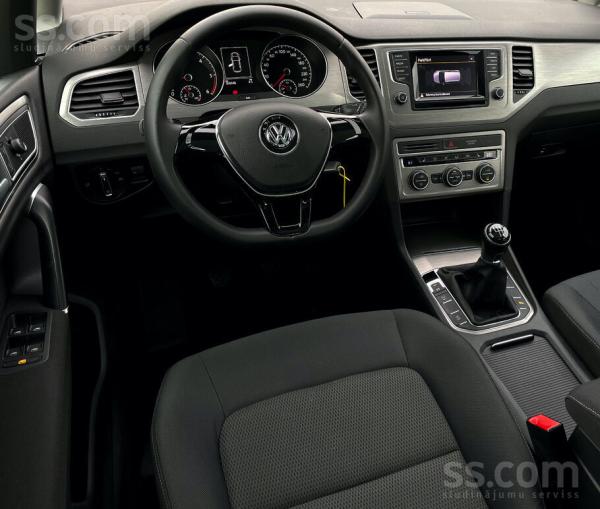Black Volkswagen Golf Sportsvan 2014 in Jelgava, with an engine capacity of 1.60 L and mileage of 313 thousand km for 5396 €, photo 9 on AUTOMOTO.COM.LV