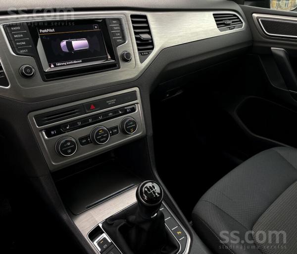 Black Volkswagen Golf Sportsvan 2014 in Jelgava, with an engine capacity of 1.60 L and mileage of 313 thousand km for 5396 €, photo 11 on AUTOMOTO.COM.LV