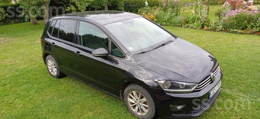 Black Volkswagen Golf Sportsvan 2015 in Riga, with an engine capacity of 1.60 L and mileage of 235 thousand km for 8400 €, photo 1 on AUTOMOTO.COM.LV