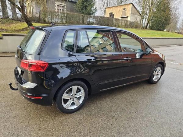 Black Volkswagen Golf Sportsvan 2015 in Jekabpils, with an engine capacity of 1.60 L and mileage of 269 thousand km for 7900 €, photo 5 on AUTOMOTO.COM.LV