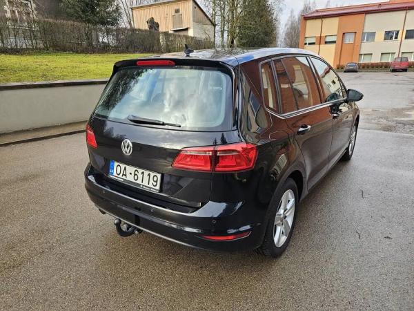Black Volkswagen Golf Sportsvan 2015 in Jekabpils, with an engine capacity of 1.60 L and mileage of 269 thousand km for 7900 €, photo 6 on AUTOMOTO.COM.LV