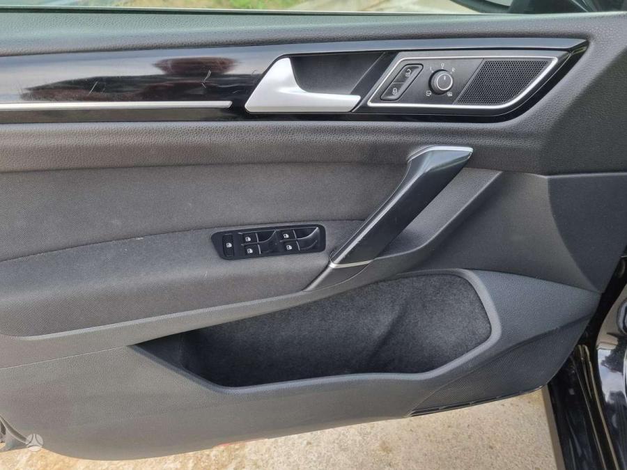 Melns Volkswagen Golf Sportsvan 2015 Šauļi, ar dzinēja tilpumu 1.97 L un nobraukumu 259 tūkst. km par 7900 €, foto 15 vietnē AUTOMOTO.COM.LV