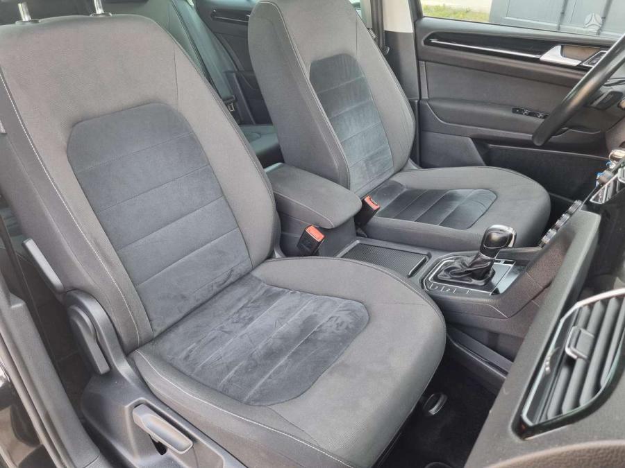 Melns Volkswagen Golf Sportsvan 2015 Šauļi, ar dzinēja tilpumu 1.97 L un nobraukumu 259 tūkst. km par 7900 €, foto 28 vietnē AUTOMOTO.COM.LV