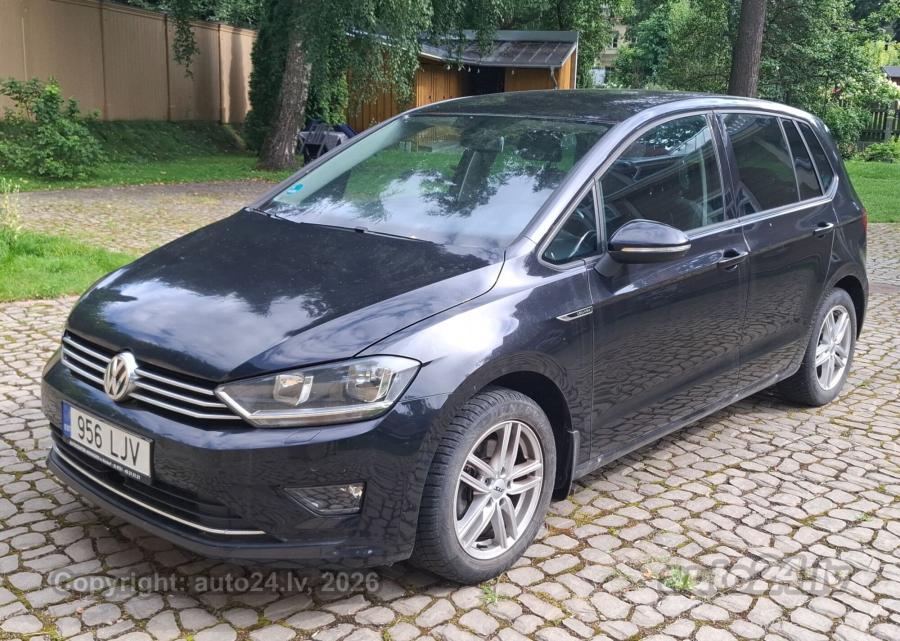 Black Volkswagen Golf Sportsvan 2015 in Narva, with an engine capacity of 1.60 L and mileage of 89 thousand km for 8000 €, photo 1 on AUTOMOTO.COM.LV