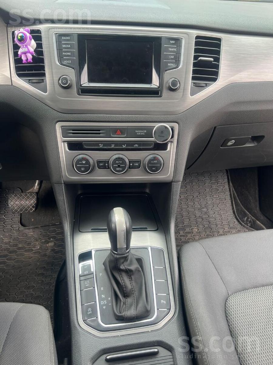 Melns Volkswagen Golf Sportsvan 2018 Rīga, ar dzinēja tilpumu 1.60 L un nobraukumu 275 tūkst. km par 7500 €, foto 16 vietnē AUTOMOTO.COM.LV