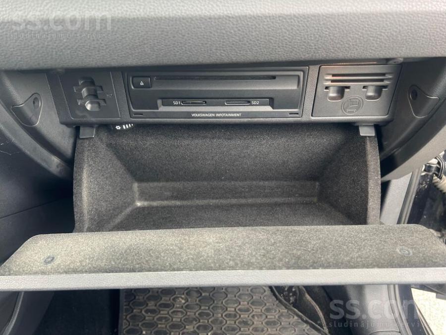 Melns Volkswagen Golf Sportsvan 2018 Rīga, ar dzinēja tilpumu 1.60 L un nobraukumu 275 tūkst. km par 7500 €, foto 24 vietnē AUTOMOTO.COM.LV
