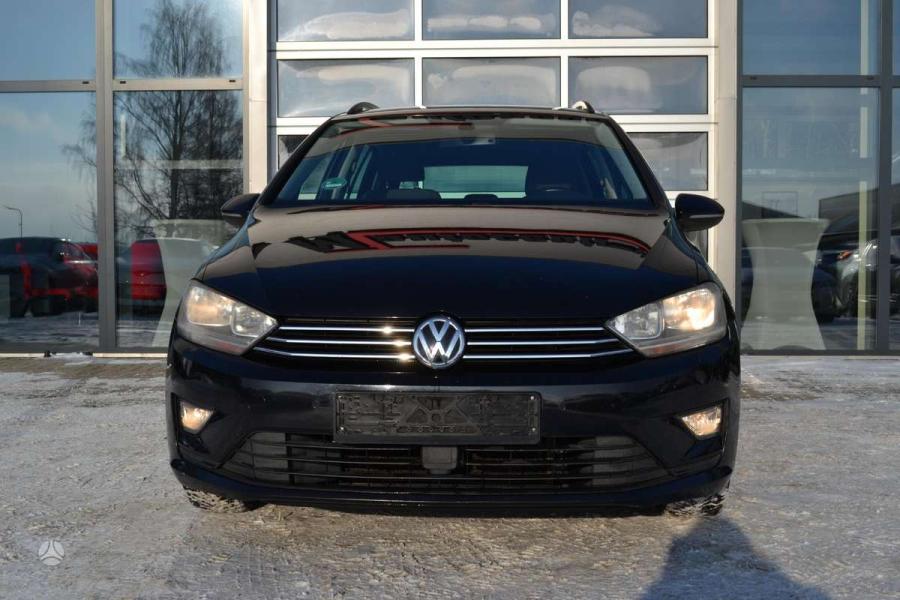 Melns Volkswagen Golf Sportsvan 2014 Viļņa, ar dzinēja tilpumu 1.60 L un nobraukumu 228 tūkst. km par 7500 €, foto 3 vietnē AUTOMOTO.COM.LV