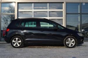 Melns Volkswagen Golf Sportsvan 2014 Viļņa, ar dzinēja tilpumu 1.60 L un nobraukumu 228 tūkst. km par 7500 €, foto 5 vietnē AUTOMOTO.COM.LV