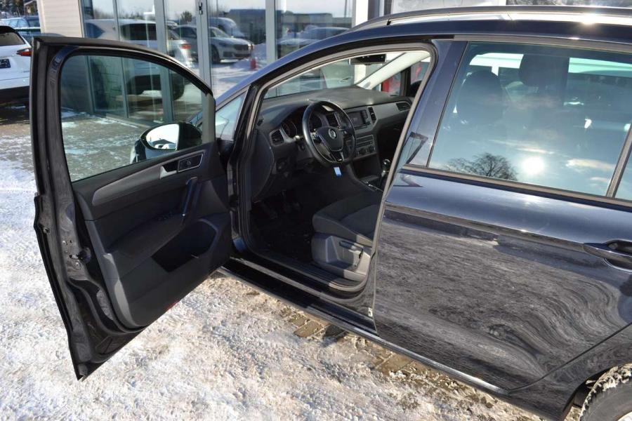 Melns Volkswagen Golf Sportsvan 2014 Viļņa, ar dzinēja tilpumu 1.60 L un nobraukumu 228 tūkst. km par 7500 €, foto 14 vietnē AUTOMOTO.COM.LV