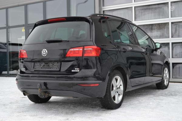 Black Volkswagen Golf Sportsvan 2014 in Vilnius, with an engine capacity of 1.60 L and mileage of 229 thousand km for 7000 €, photo 10 on AUTOMOTO.COM.LV