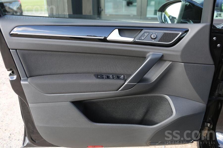 Melns Volkswagen Golf Sportsvan 2014 Tukums, ar dzinēja tilpumu 2.00 L un nobraukumu 233 tūkst. km par 9490 €, foto 10 vietnē AUTOMOTO.COM.LV