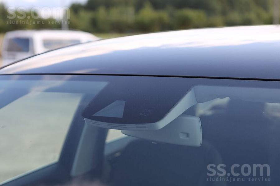 Melns Volkswagen Golf Sportsvan 2014 Tukums, ar dzinēja tilpumu 2.00 L un nobraukumu 233 tūkst. km par 9490 €, foto 26 vietnē AUTOMOTO.COM.LV