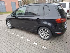 Black Volkswagen Golf Sportsvan 2015 in Klaipeda, with an engine capacity of 1.60 L and mileage of 238 thousand km for 7999 €, photo 4 on AUTOMOTO.COM.LV