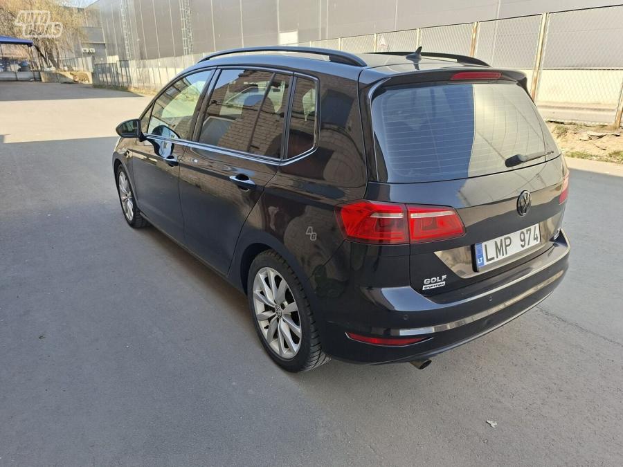 Black Volkswagen Golf Sportsvan 2015 in Klaipeda, with an engine capacity of 1.60 L and mileage of 238 thousand km for 7999 €, photo 18 on AUTOMOTO.COM.LV