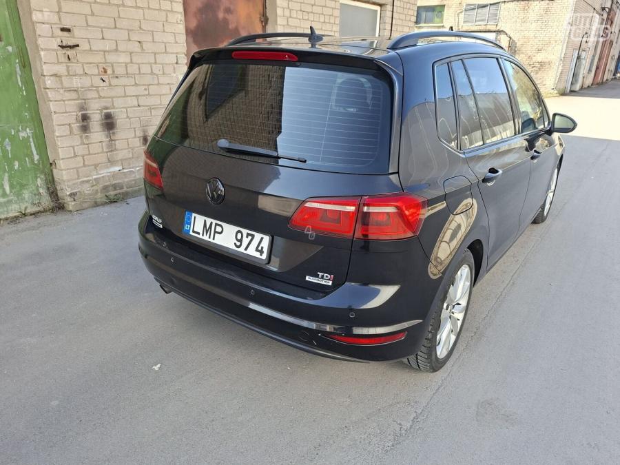 Black Volkswagen Golf Sportsvan 2015 in Klaipeda, with an engine capacity of 1.60 L and mileage of 238 thousand km for 7999 €, photo 19 on AUTOMOTO.COM.LV