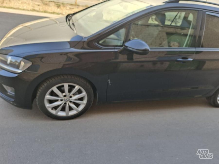 Black Volkswagen Golf Sportsvan 2015 in Klaipeda, with an engine capacity of 1.60 L and mileage of 238 thousand km for 7999 €, photo 22 on AUTOMOTO.COM.LV