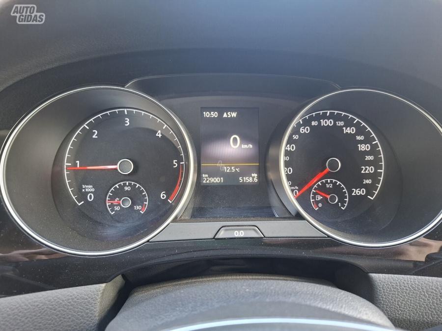 Black Volkswagen Golf Sportsvan 2015 in Klaipeda, with an engine capacity of 1.60 L and mileage of 238 thousand km for 7999 €, photo 30 on AUTOMOTO.COM.LV