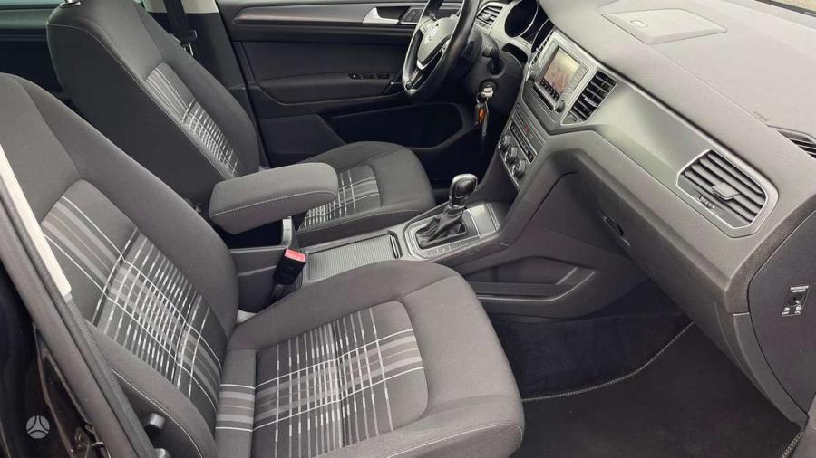 Melns Volkswagen Golf Sportsvan 2015 Marijampole, ar dzinēja tilpumu 1.60 L un nobraukumu 293 tūkst. km par 6990 €, foto 18 vietnē AUTOMOTO.COM.LV